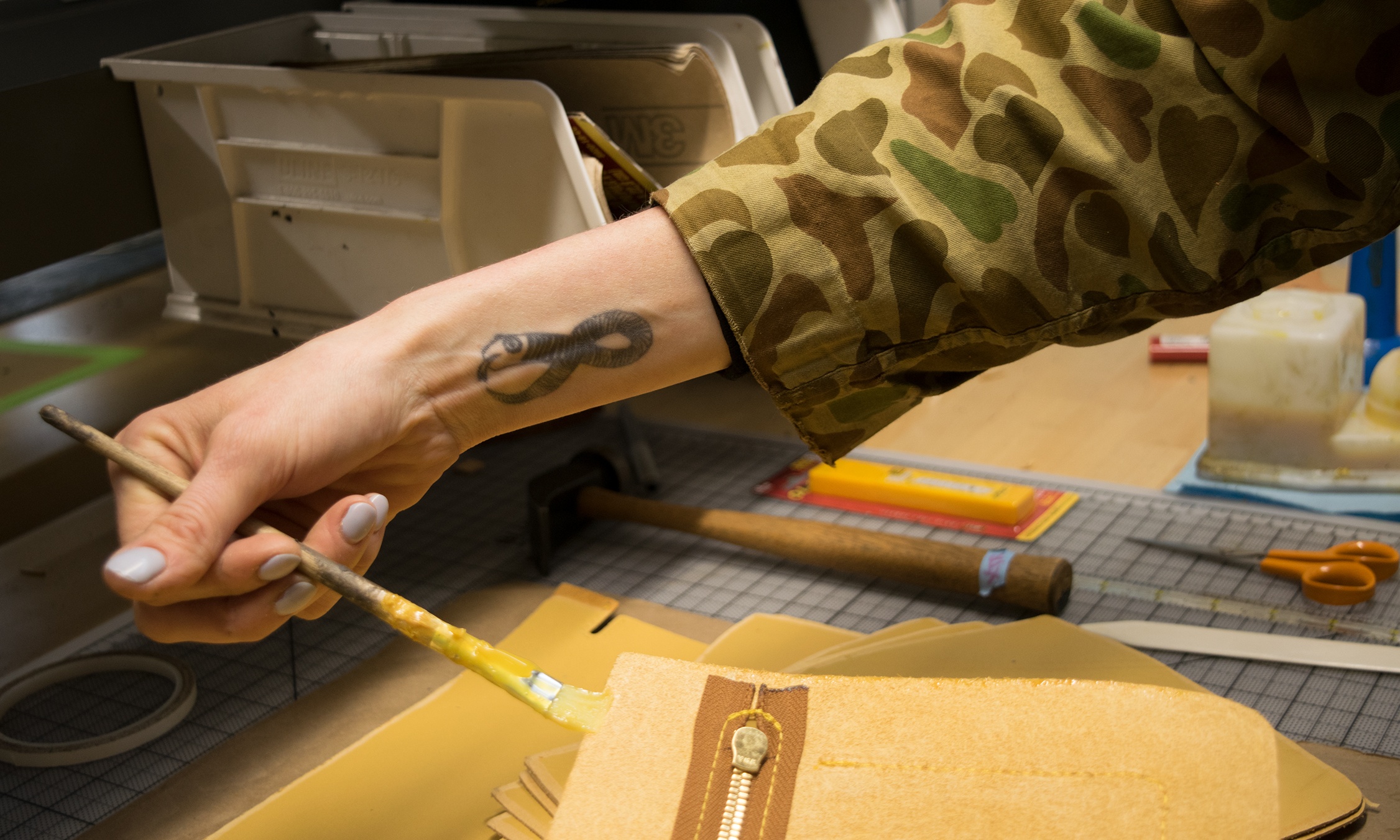 Assembling the Bucket Shoulder Bag